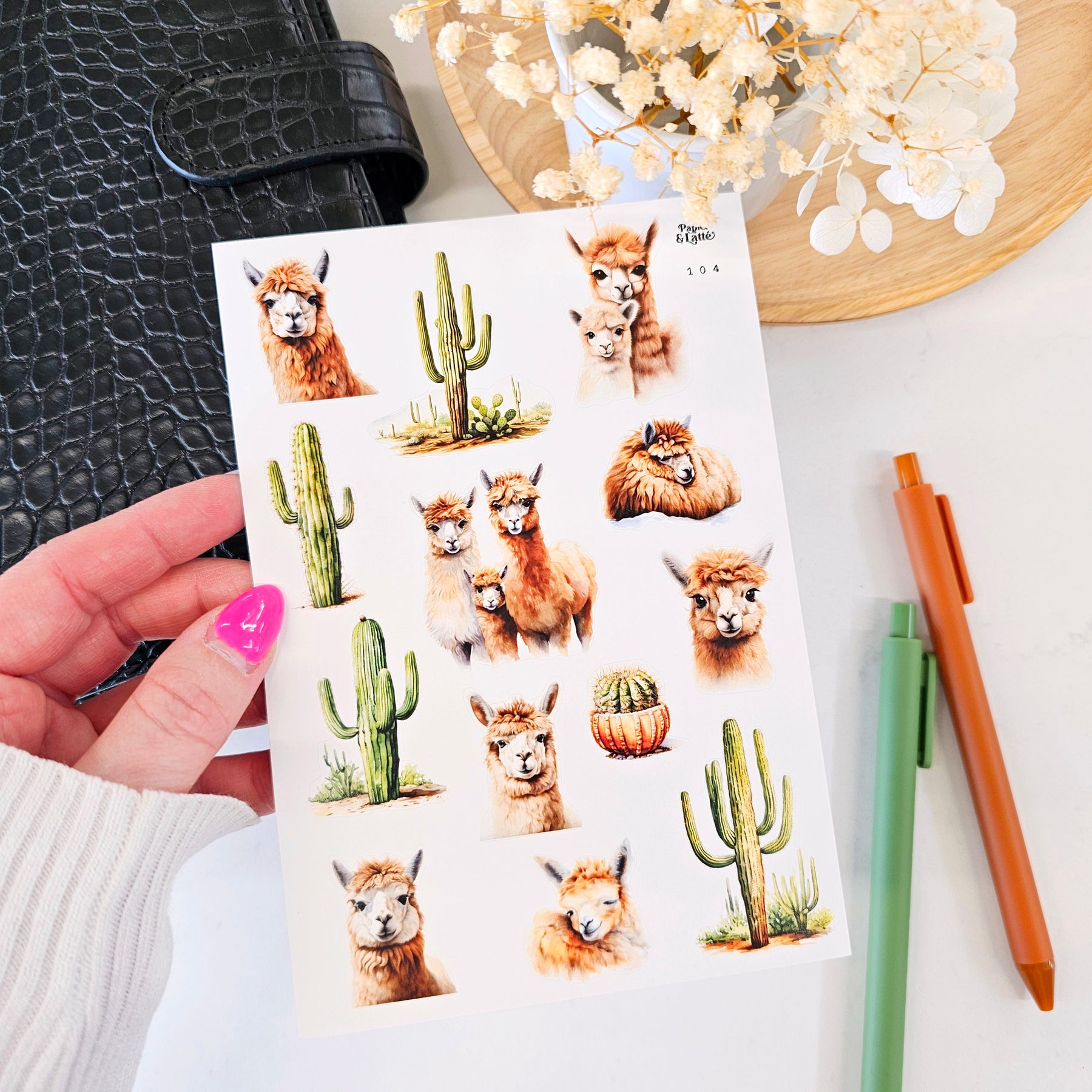 Autocollants - 104. Désert lama / Stickers – Papier & Latté