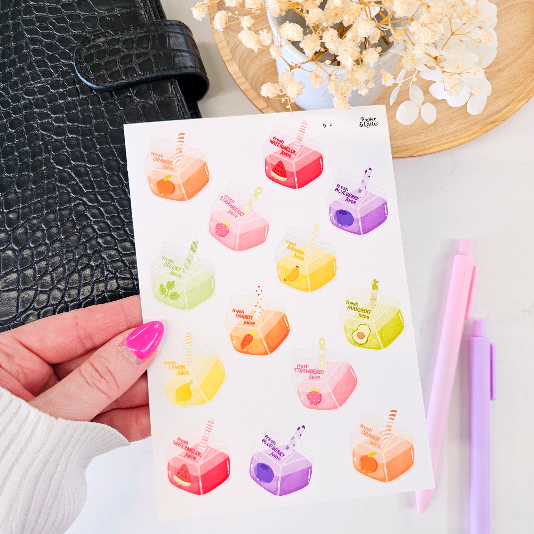 Autocollants - 96. Berlingot de jus / Stickers – Papier & Latté