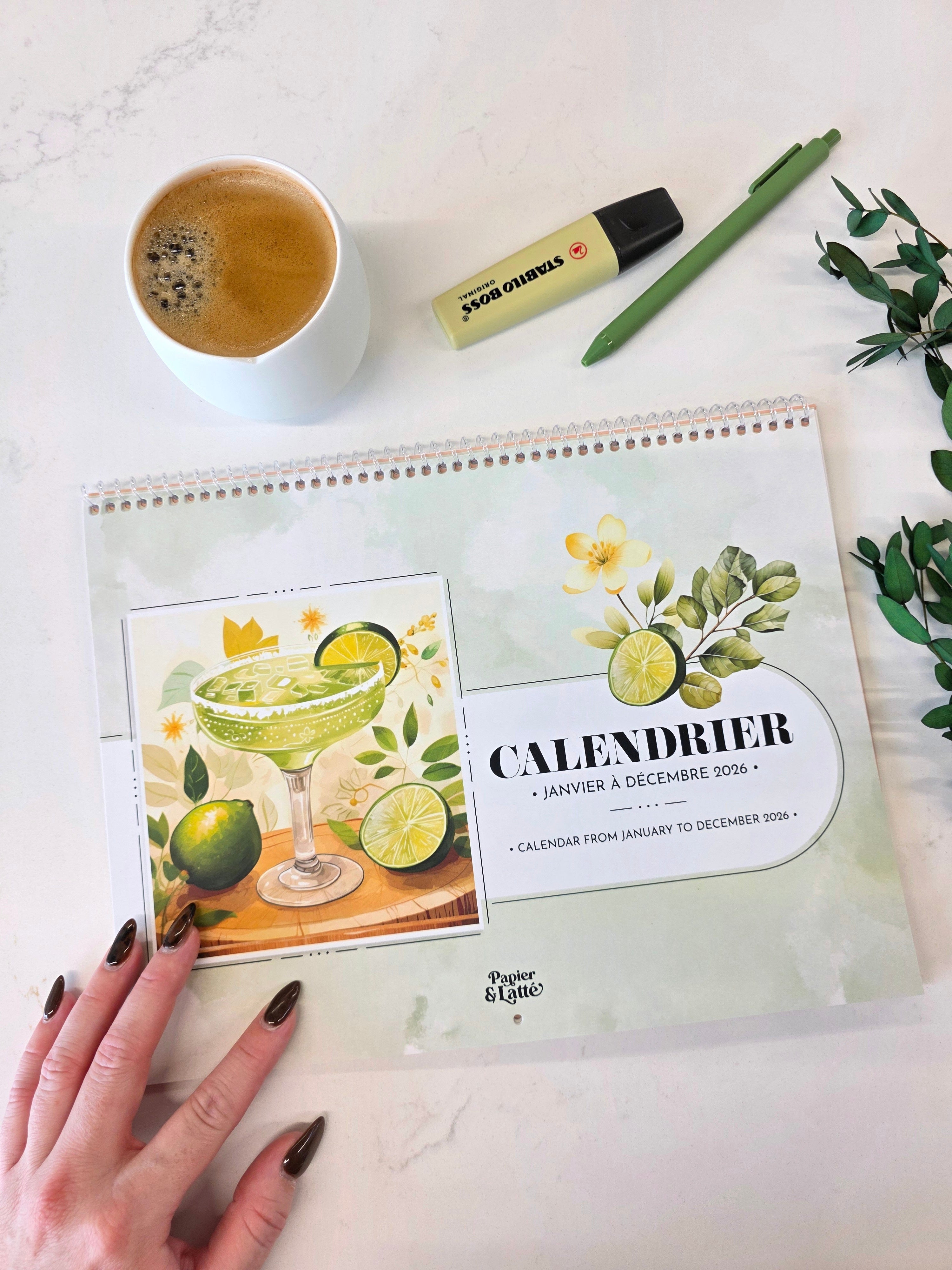 Calendrier mural 2026 - 03 - Cocktails - Bilingue – Papier & Latté